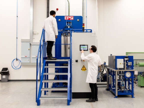 Cold Isostatic Press (CIP) – High-Pressure Powder Consolidation | AMRICC