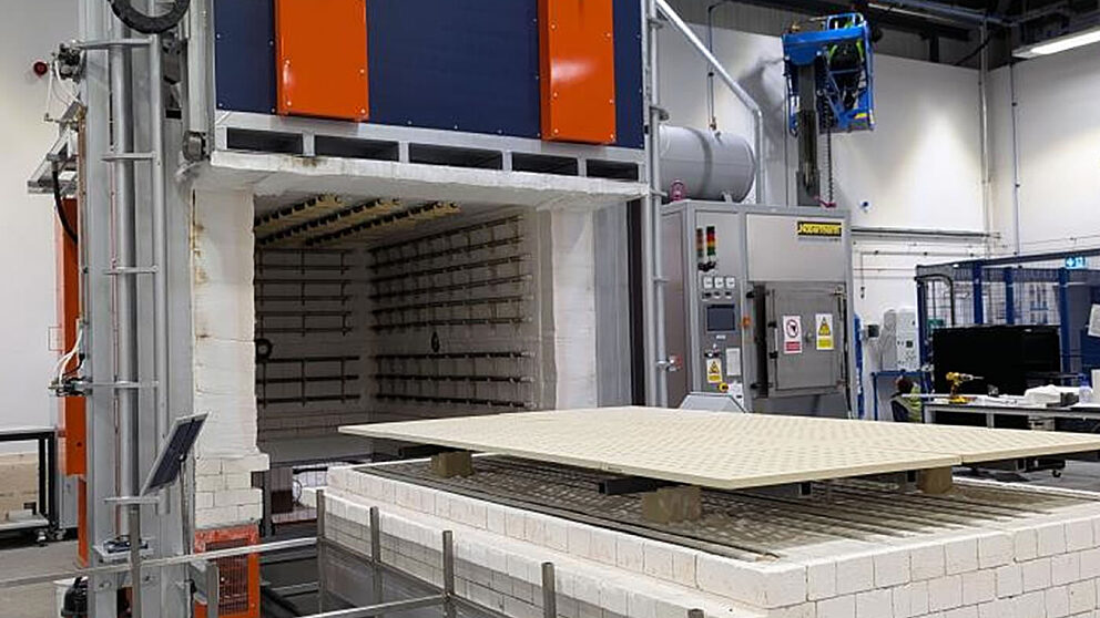 Extra-wide Electric Furnace - Advanced Sintering Technology | AMRICC